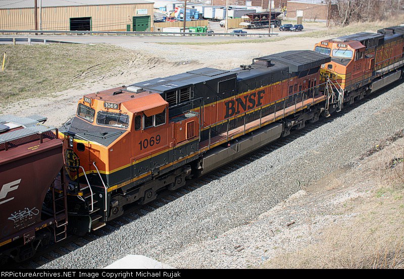 BNSF 1069